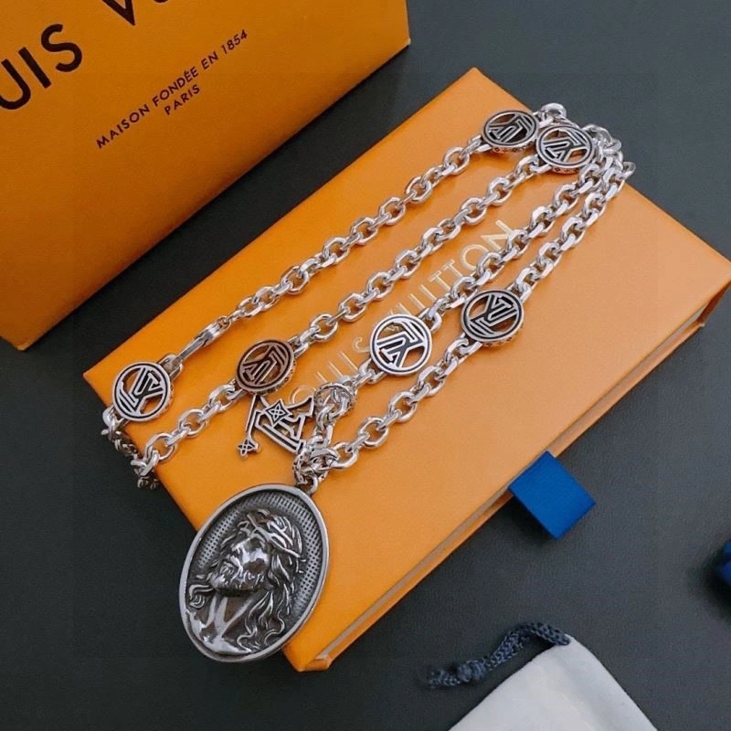 Accurate model Louis Vuitton Necklaces