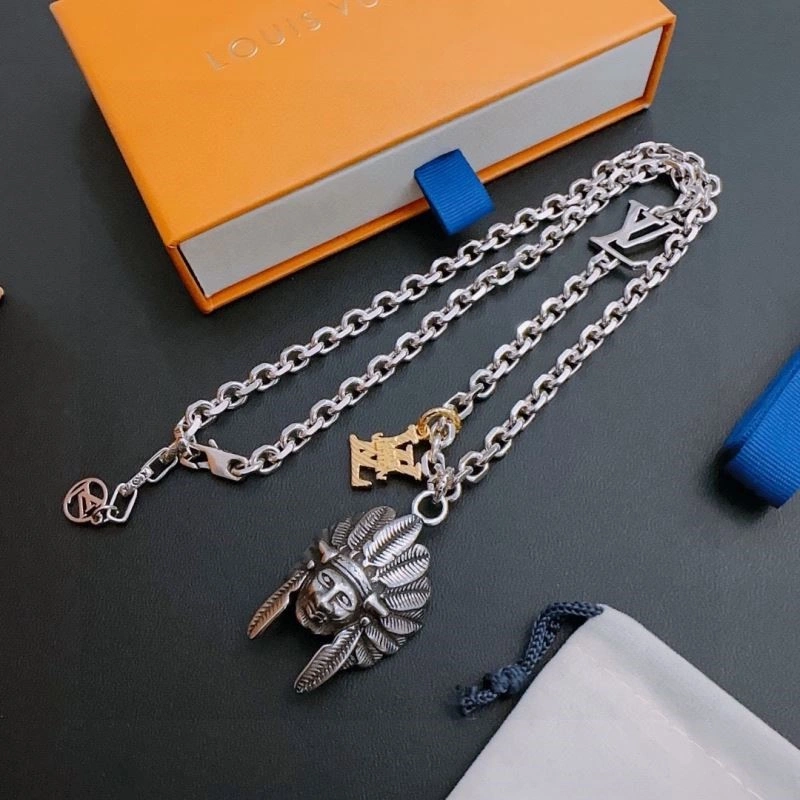 Top mirror Louis Vuitton Necklaces