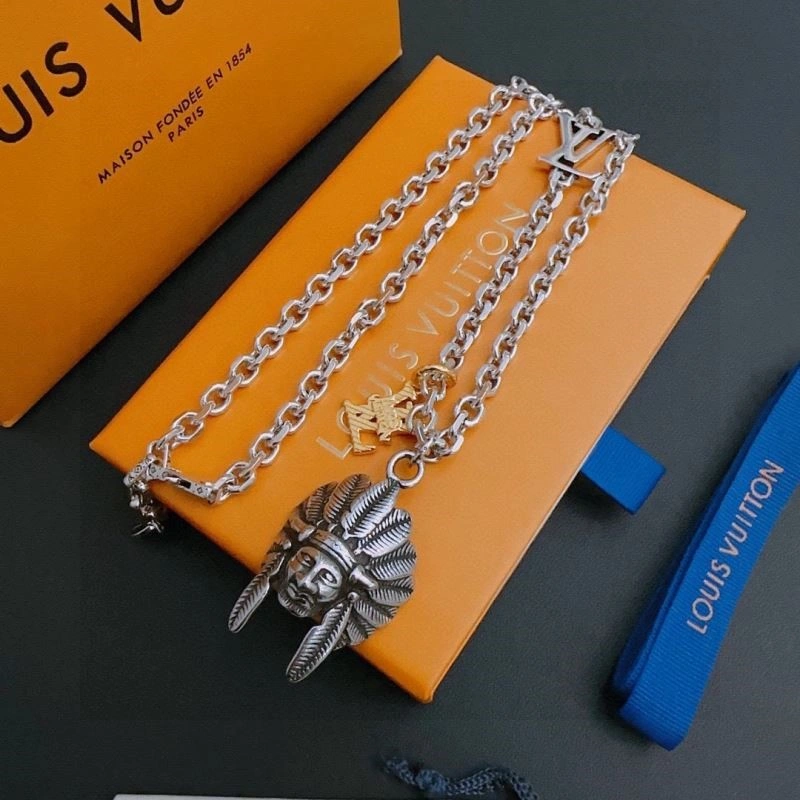 Top mirror Louis Vuitton Necklaces