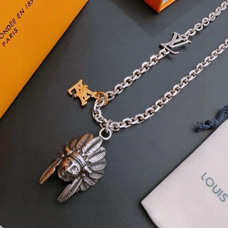 Top mirror Louis Vuitton Necklaces