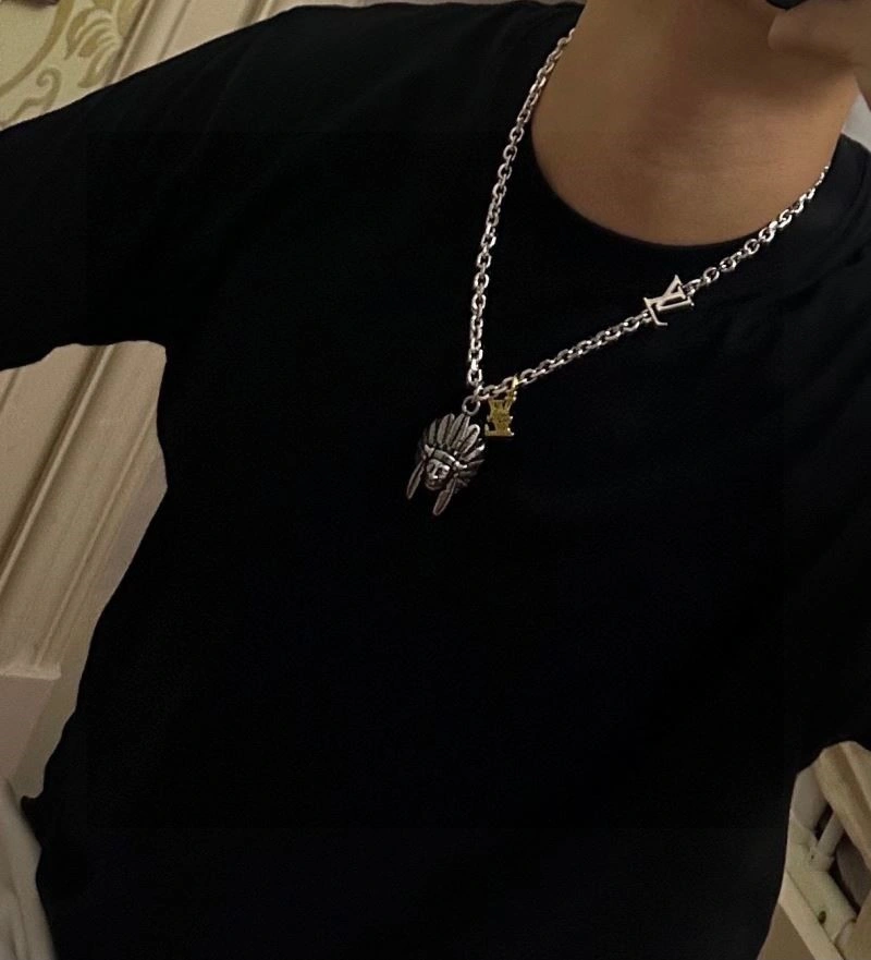 Top mirror Louis Vuitton Necklaces