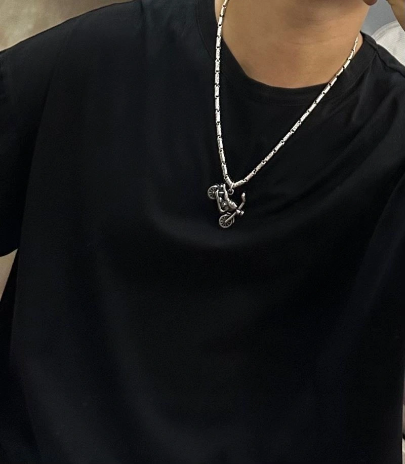 Perfect replica Louis Vuitton Necklaces