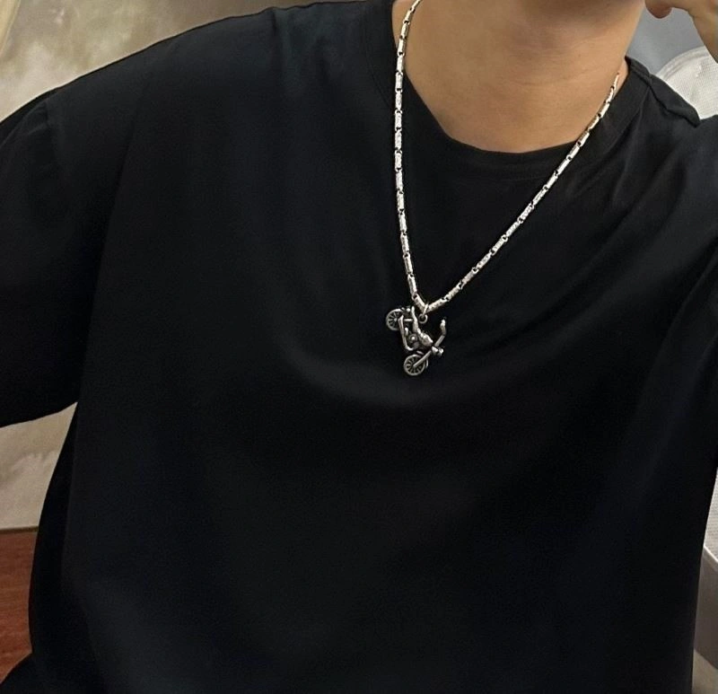 Perfect replica Louis Vuitton Necklaces