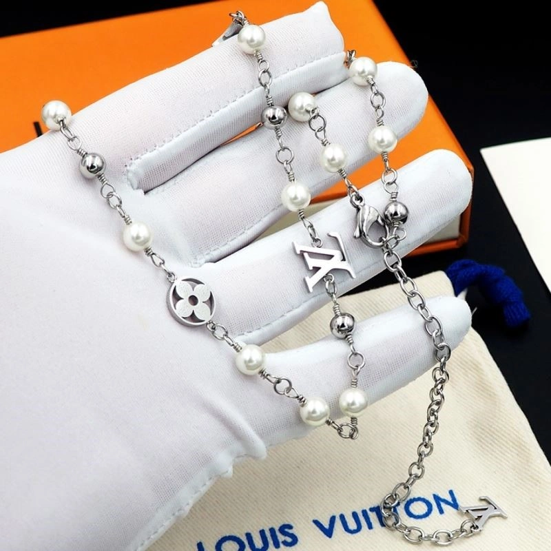 Accurate model Louis Vuitton Necklaces