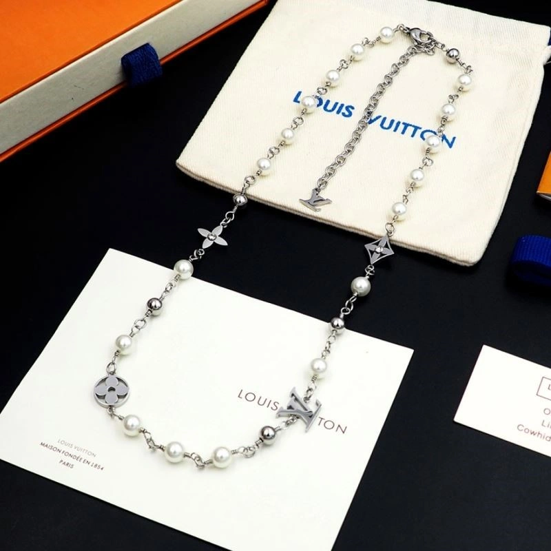 Accurate model Louis Vuitton Necklaces