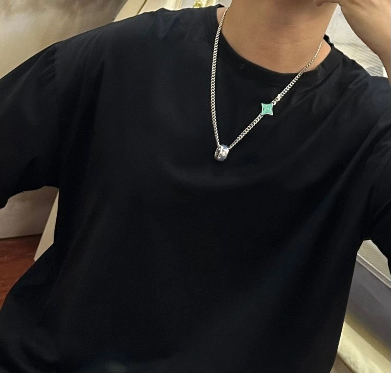 Factory-made Louis Vuitton Necklaces