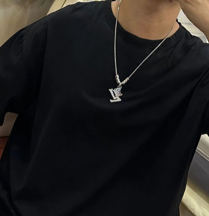 Value-priced Louis Vuitton Necklaces