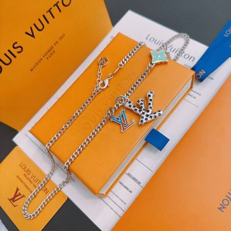 High accuracy Louis Vuitton Necklaces