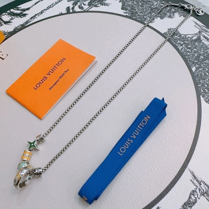 Top mirror Louis Vuitton Necklaces