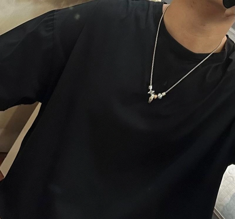 Top mirror Louis Vuitton Necklaces