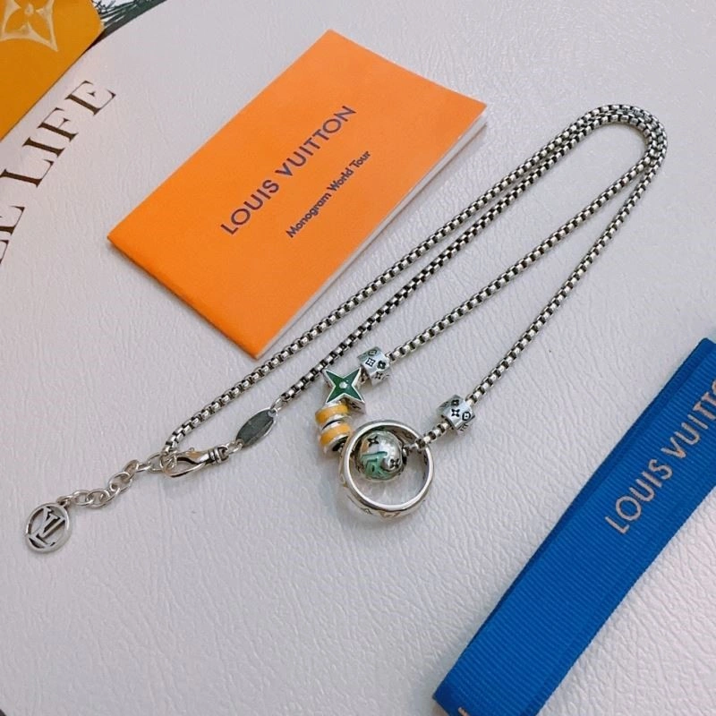 Top mirror Louis Vuitton Necklaces