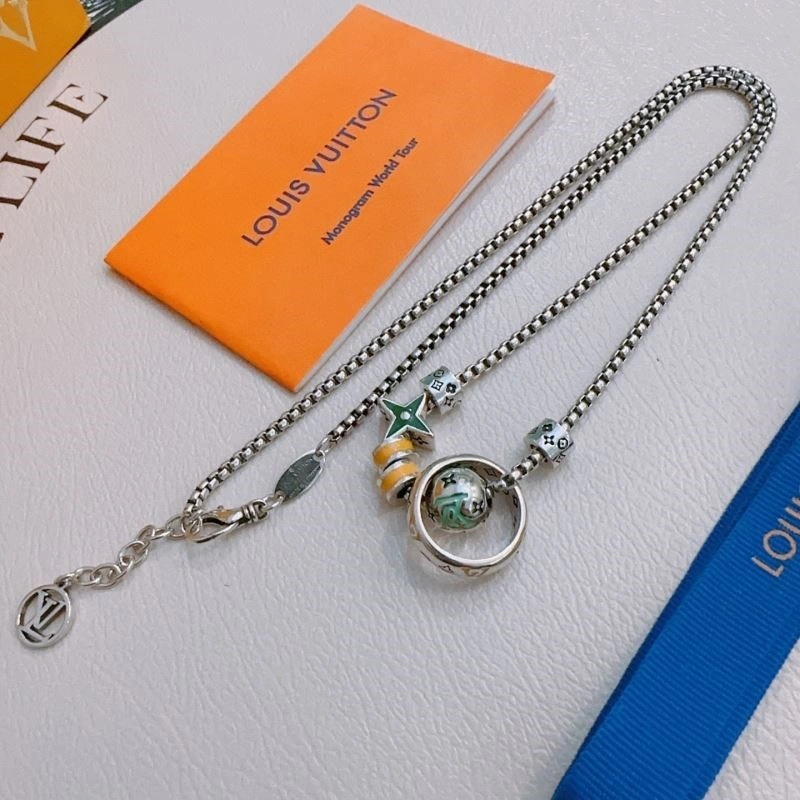 Top mirror Louis Vuitton Necklaces