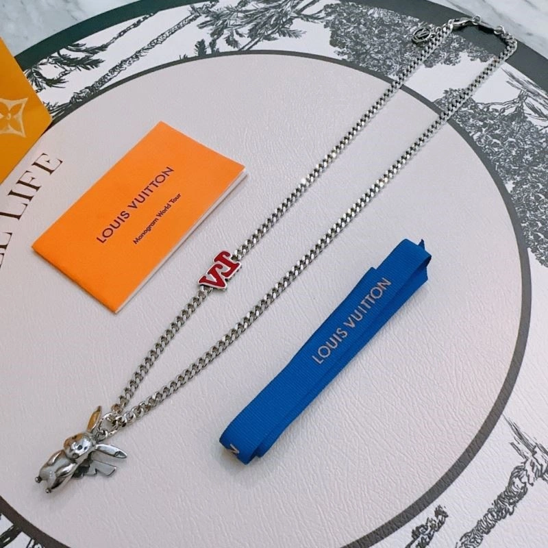 Top mirror Louis Vuitton Necklaces