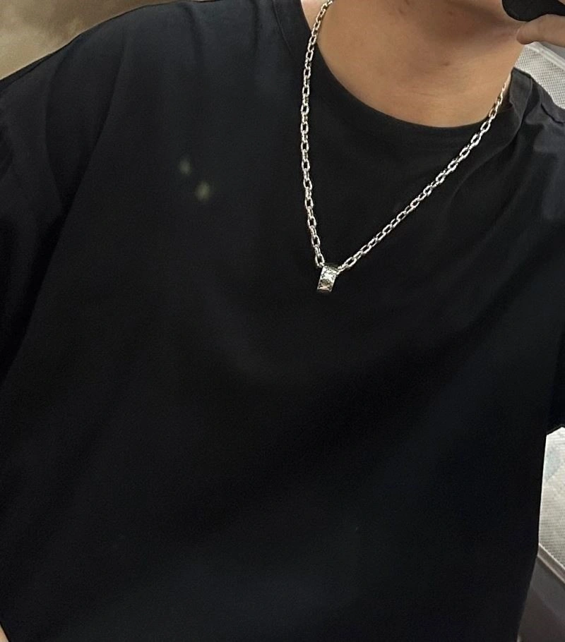 Exact replica Louis Vuitton Necklaces