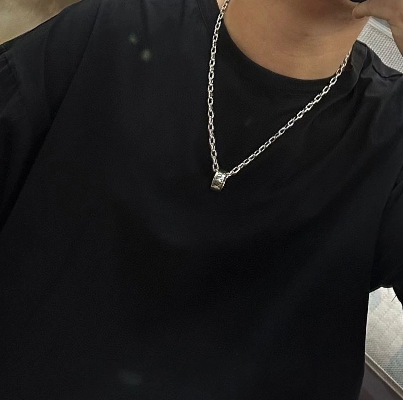Exact replica Louis Vuitton Necklaces