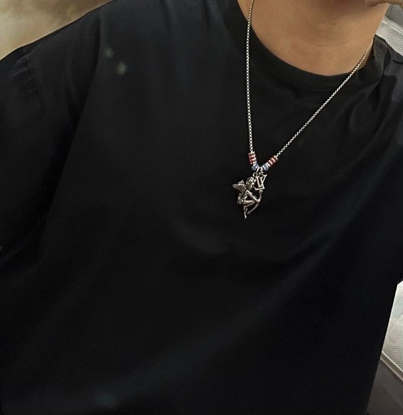Perfect replica Louis Vuitton Necklaces