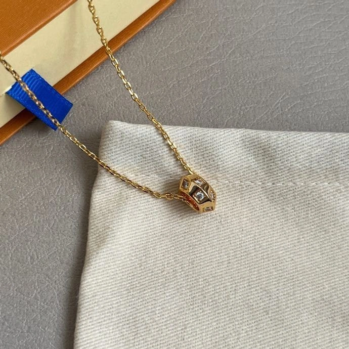 High accuracy Louis Vuitton Necklaces