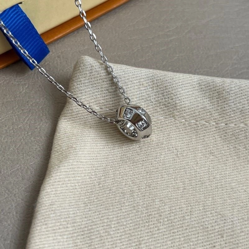Brand-authenticated Louis Vuitton Necklaces