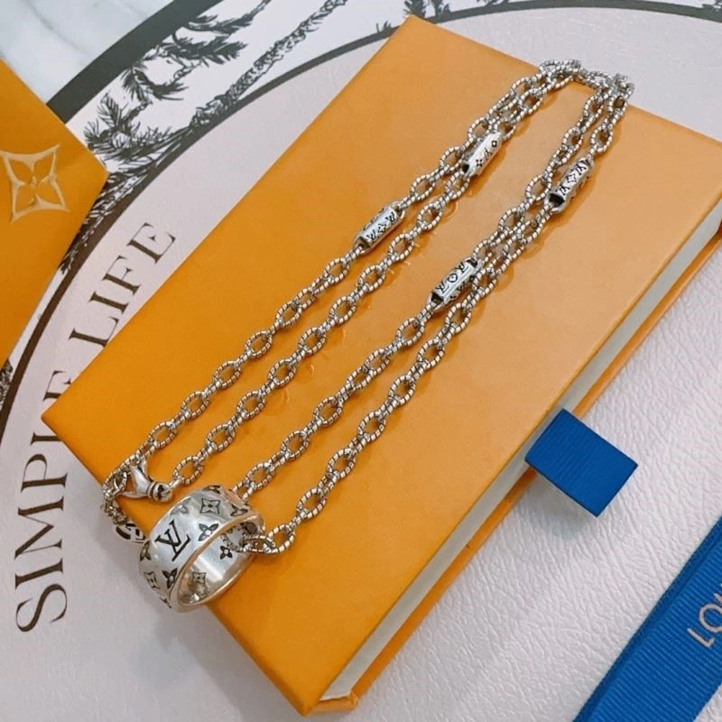 Top mirror Louis Vuitton Necklaces