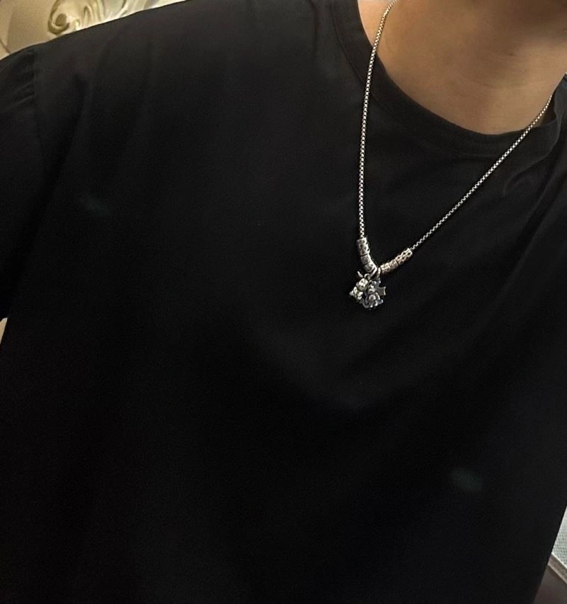 High fidelity Louis Vuitton Necklaces