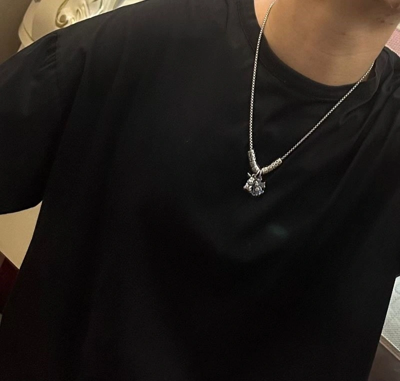 High fidelity Louis Vuitton Necklaces