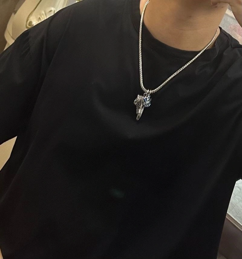 Low-cost Louis Vuitton Necklaces