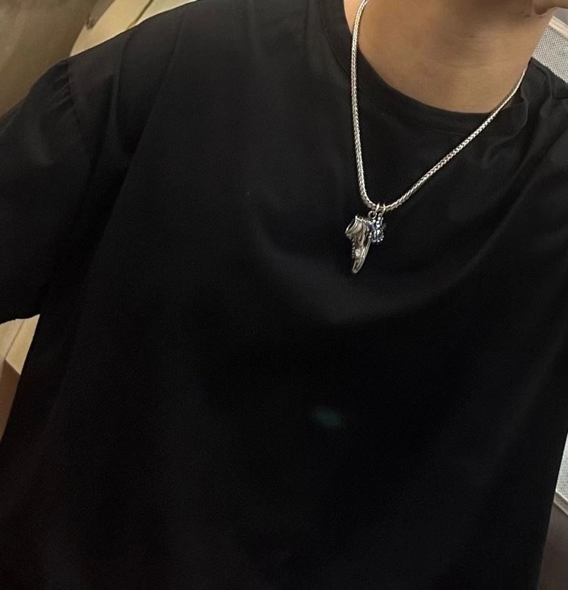 Low-cost Louis Vuitton Necklaces