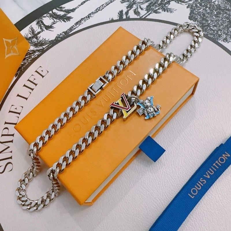 Official Louis Vuitton Necklaces