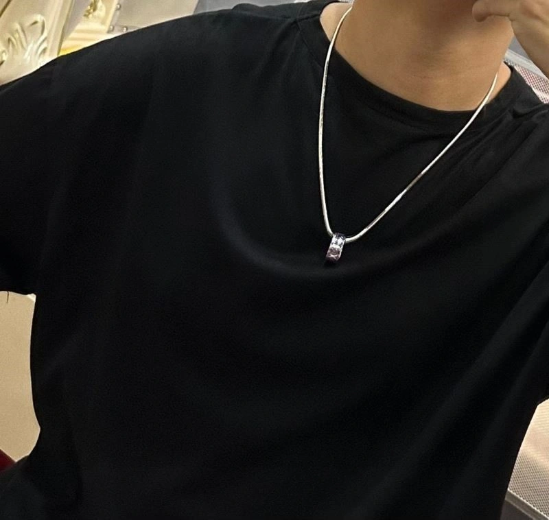 Cut-rate Louis Vuitton Necklaces