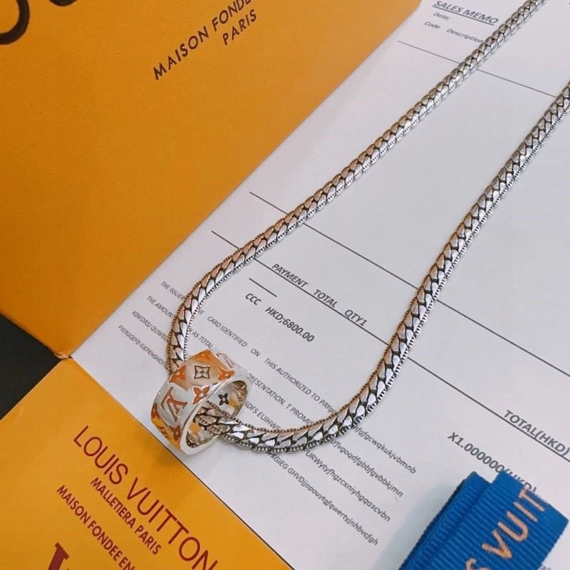 Brand-authenticated Louis Vuitton Necklaces