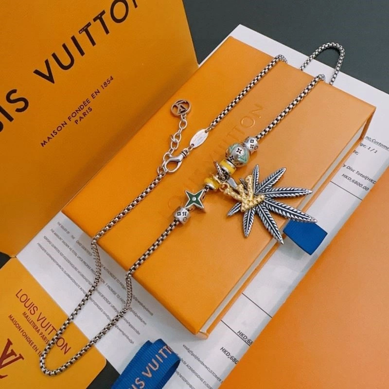 Brand-authenticated Louis Vuitton Necklaces