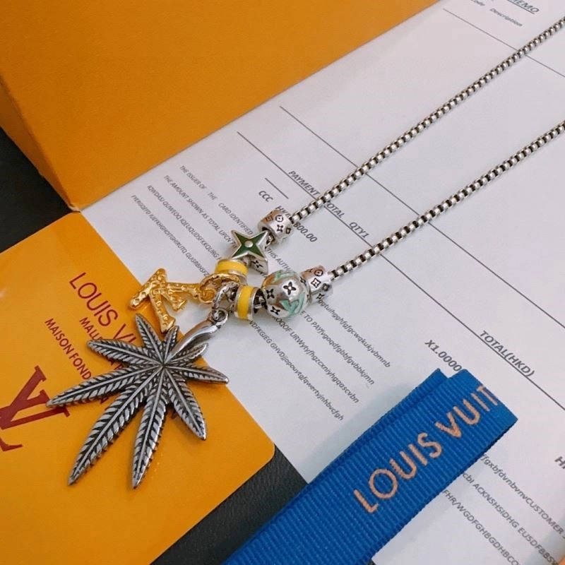Brand-authenticated Louis Vuitton Necklaces