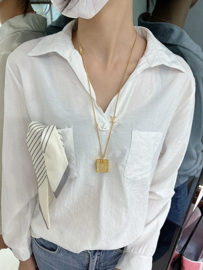 Low-cost Louis Vuitton Necklaces