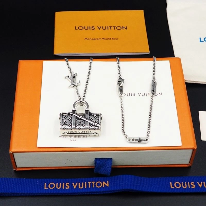 Discounted Louis Vuitton Necklaces