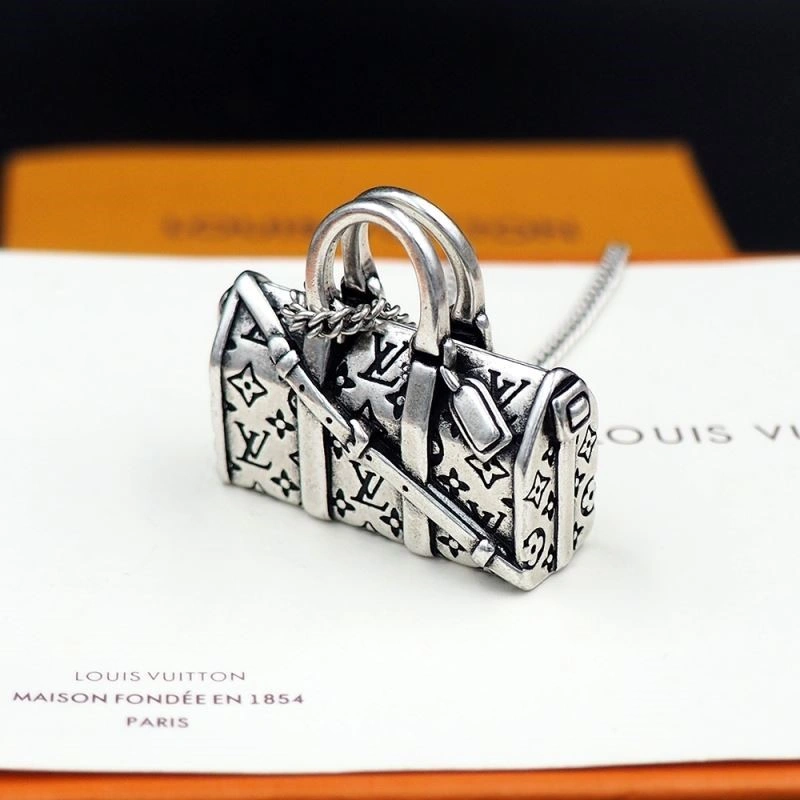 Discounted Louis Vuitton Necklaces
