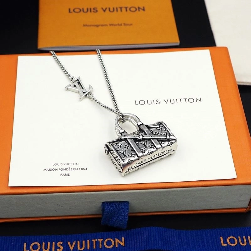 Discounted Louis Vuitton Necklaces
