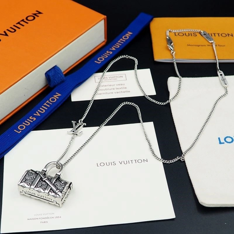 Discounted Louis Vuitton Necklaces