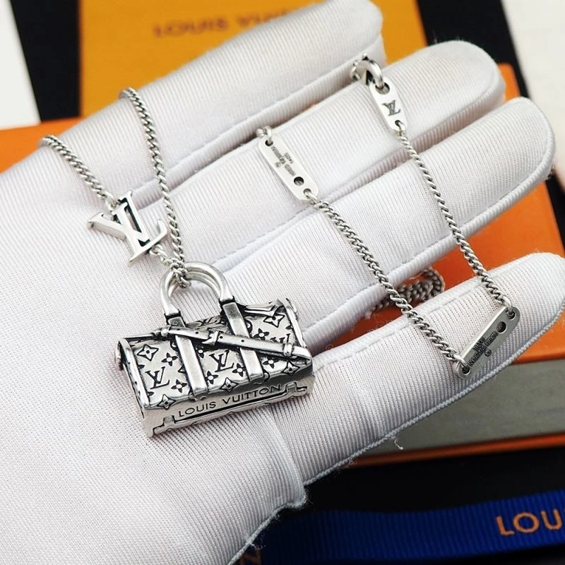 Discounted Louis Vuitton Necklaces