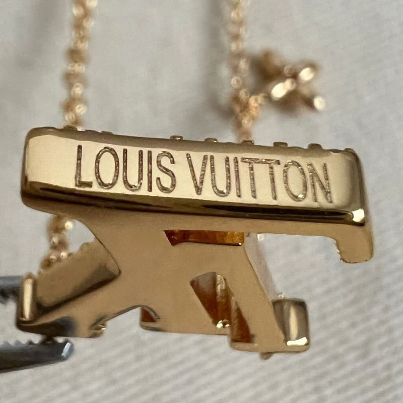 Inexpensive Louis Vuitton Necklaces