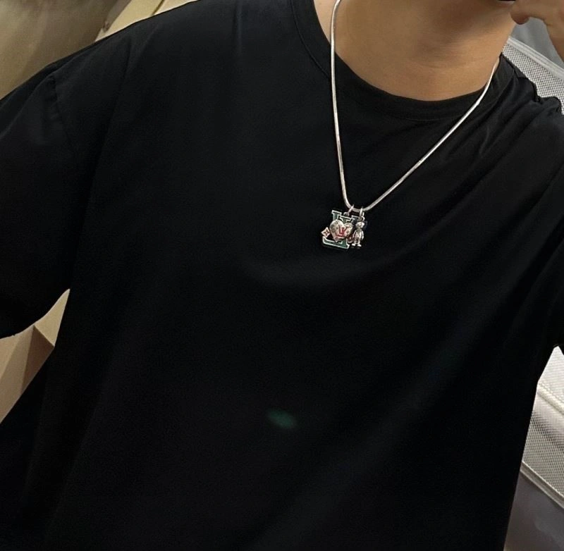 Bargain Louis Vuitton Necklaces
