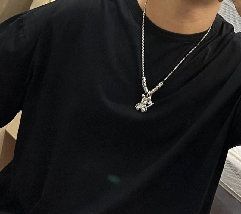 Economical Louis Vuitton Necklaces