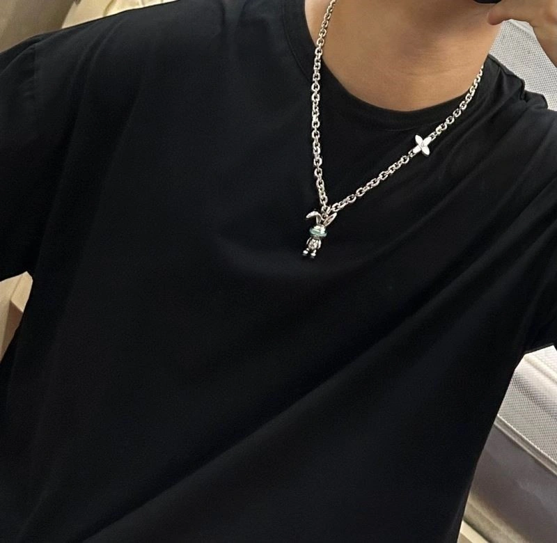 Brand-authenticated Louis Vuitton Necklaces
