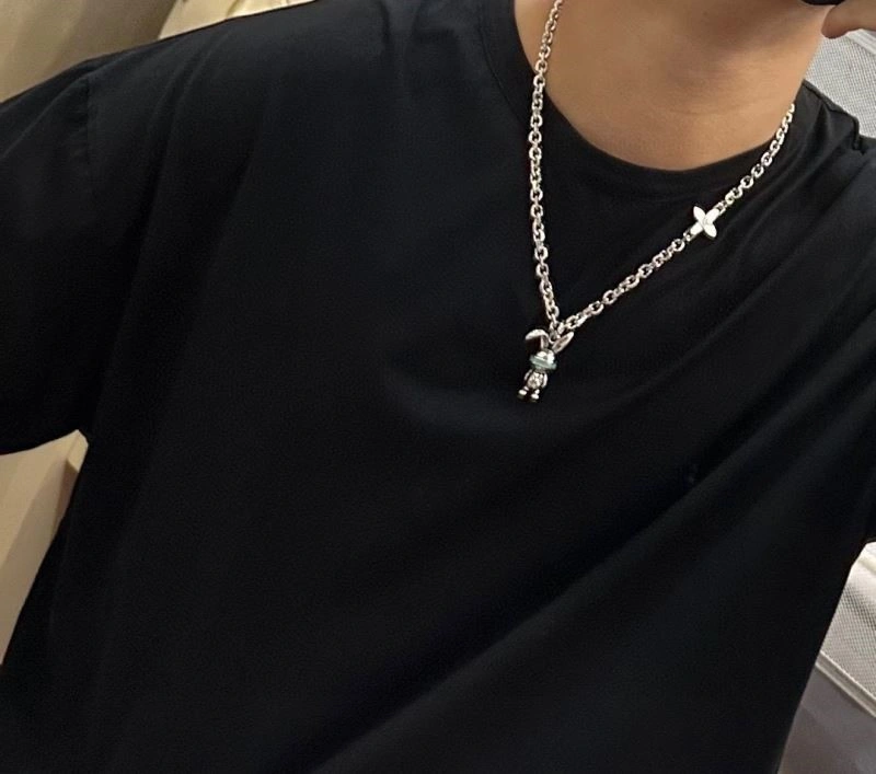 Brand-authenticated Louis Vuitton Necklaces