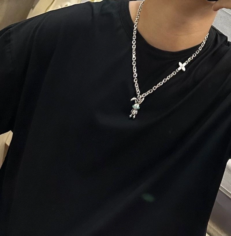 Brand-authenticated Louis Vuitton Necklaces