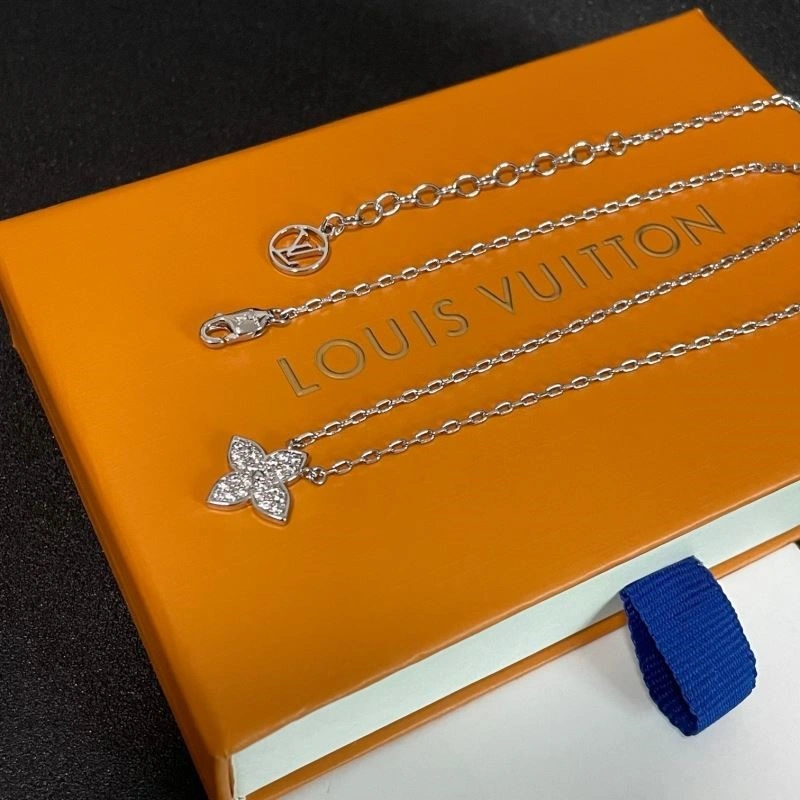 Official Louis Vuitton Necklaces
