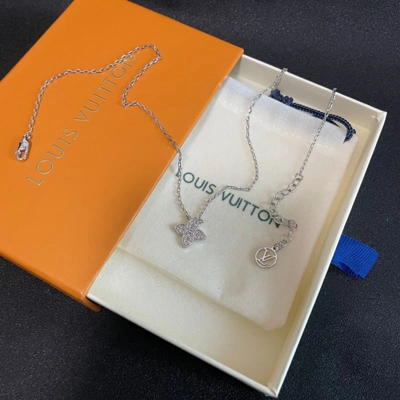 Official Louis Vuitton Necklaces