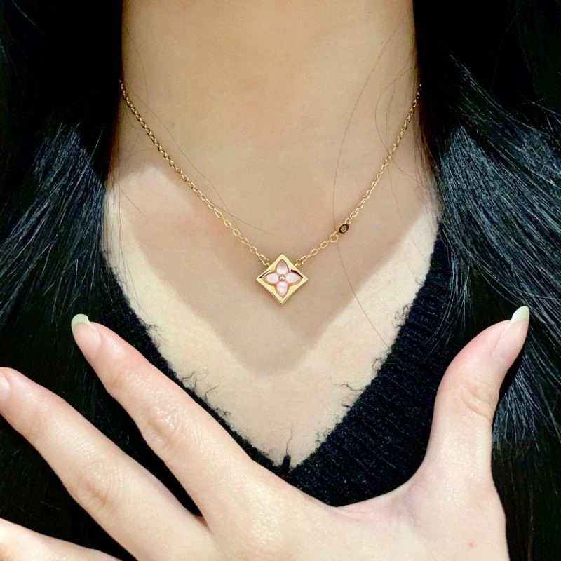 Legit Louis Vuitton Necklaces