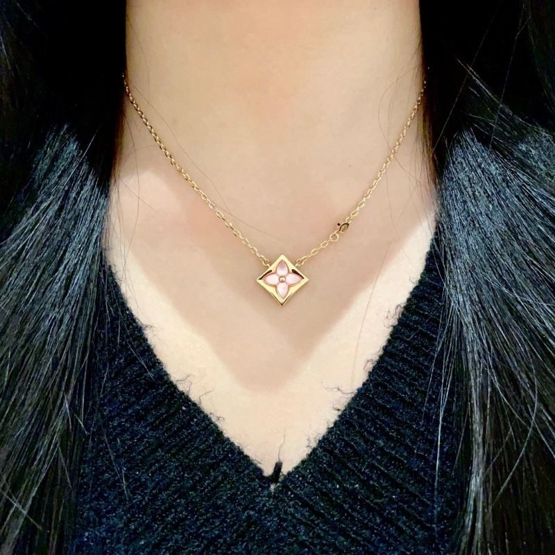 Legit Louis Vuitton Necklaces