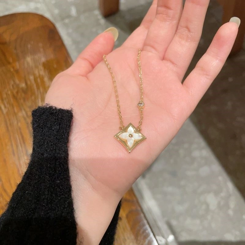 Legit Louis Vuitton Necklaces
