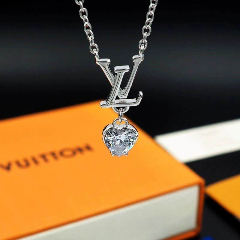 Inexpensive Louis Vuitton Necklaces